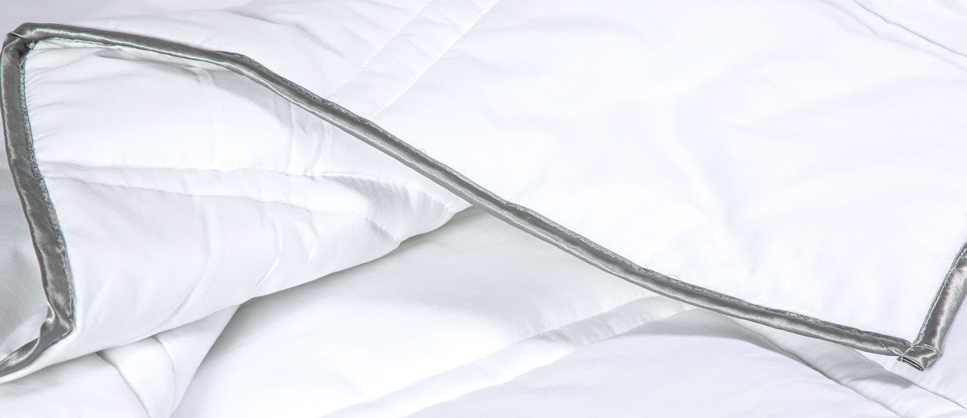 Luxurious Weighted Comforter and Blanket